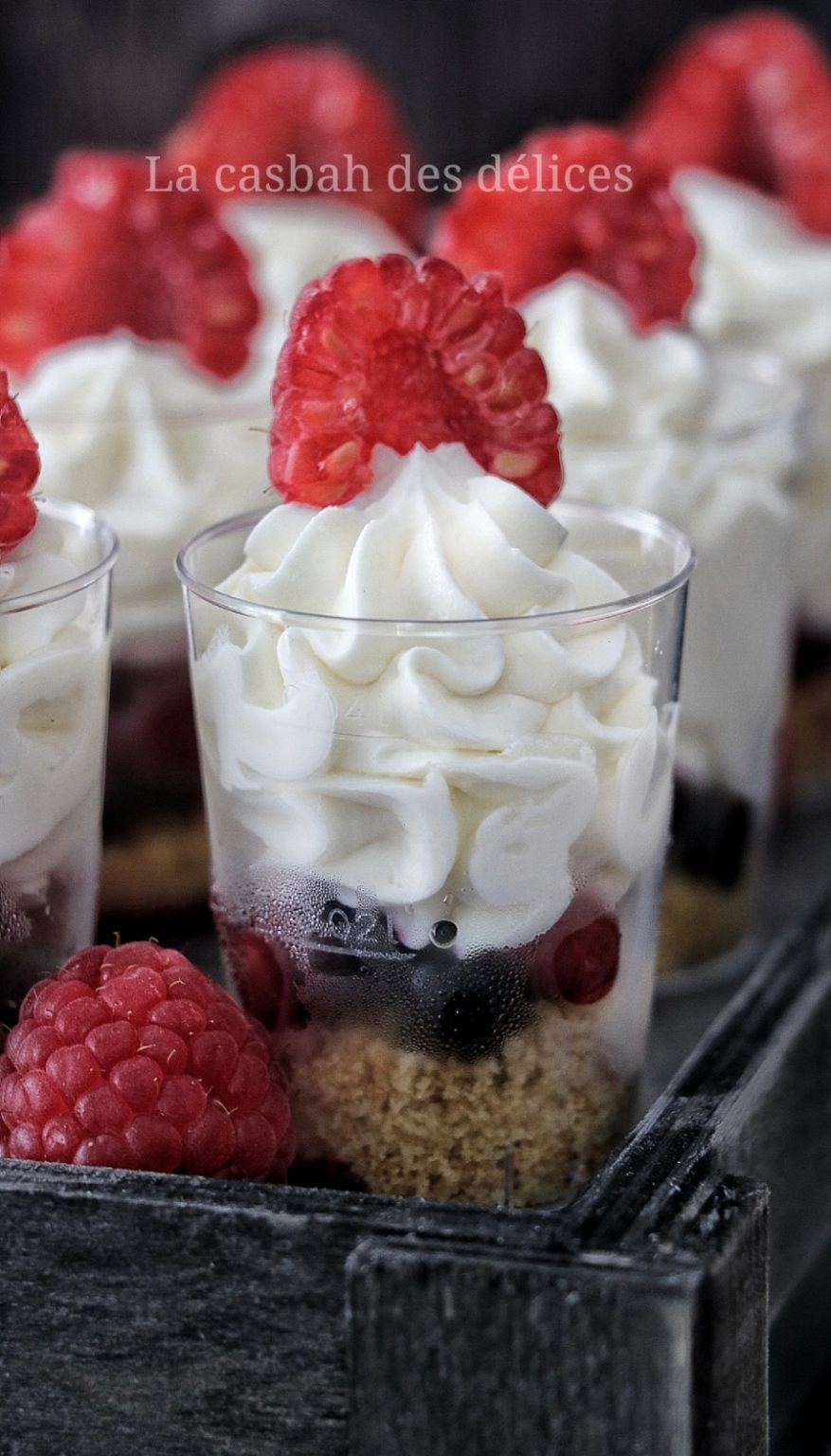 Verrines mascarpone fruits rouges et palet breton - La Casbah des Delices